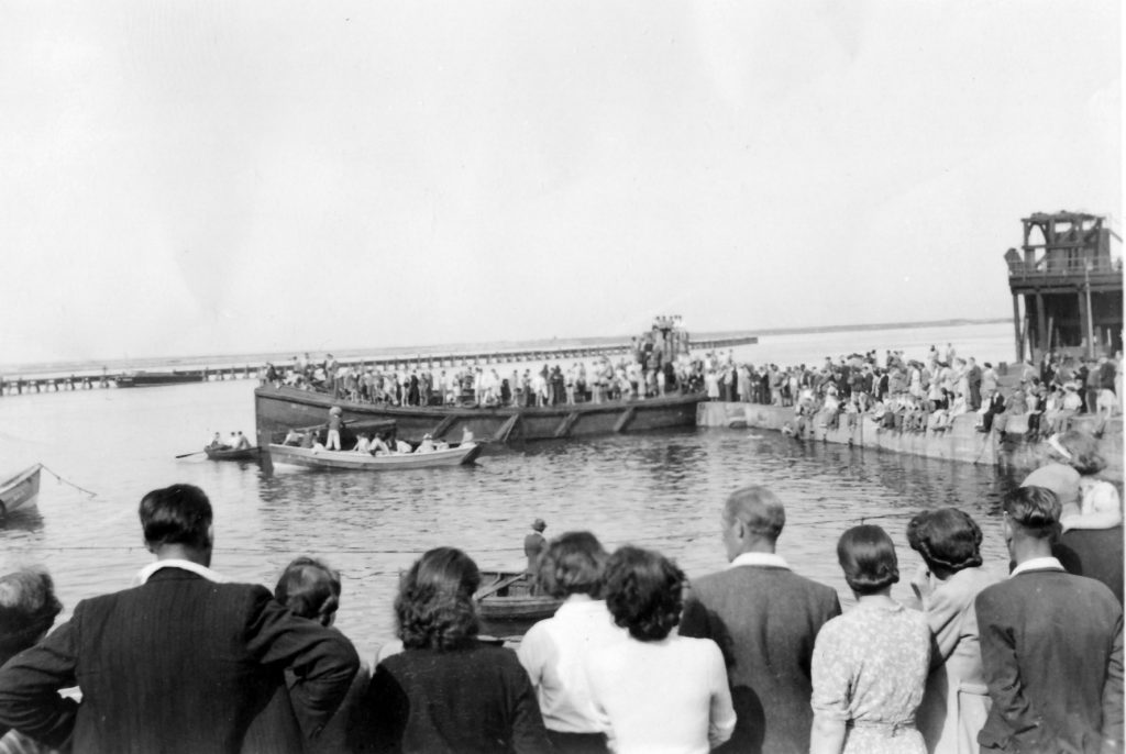 Round the island swimming race - The Ambler